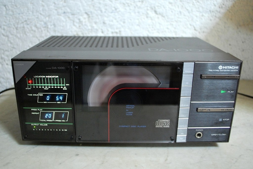 Hitachi DA-1000 | zStereo