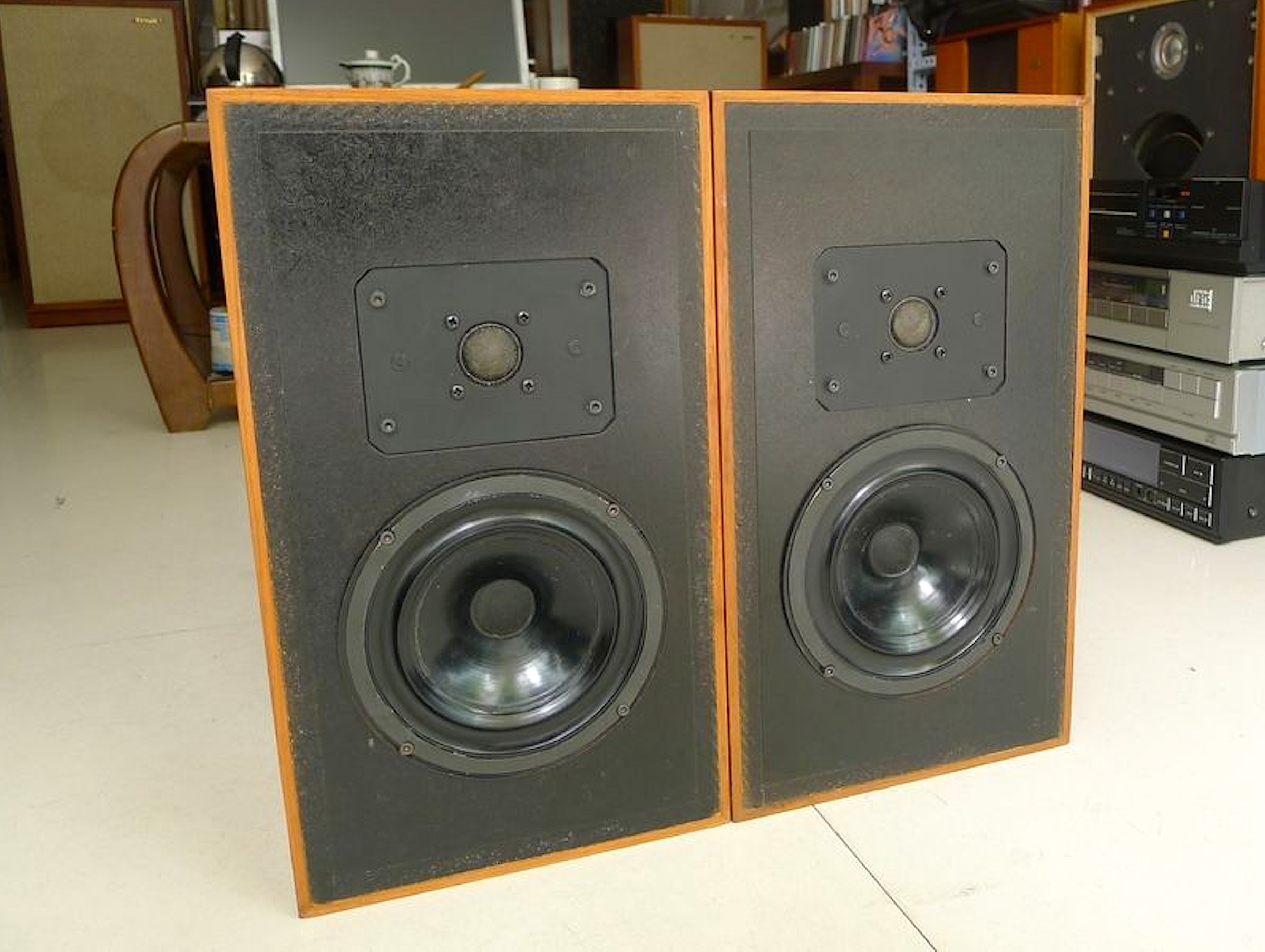 Heybrook HB2 | zStereo